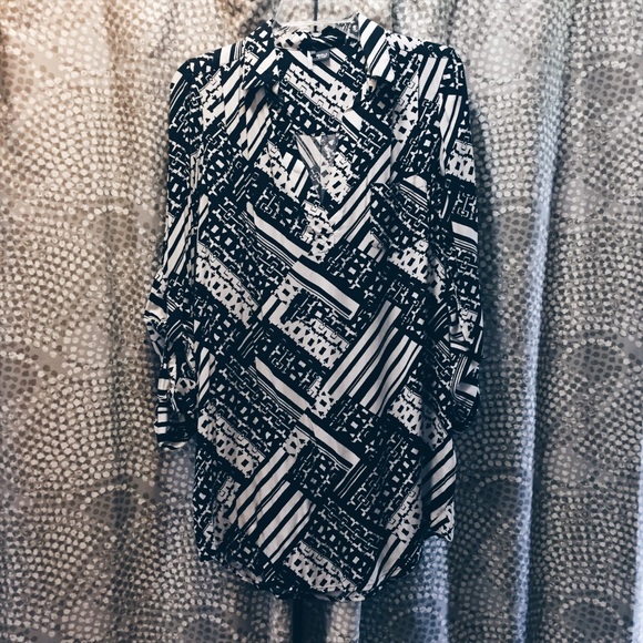 Sparkle & Fade | Dresses | Uo Sparkle Fade Black White Tunic Blouse ...
